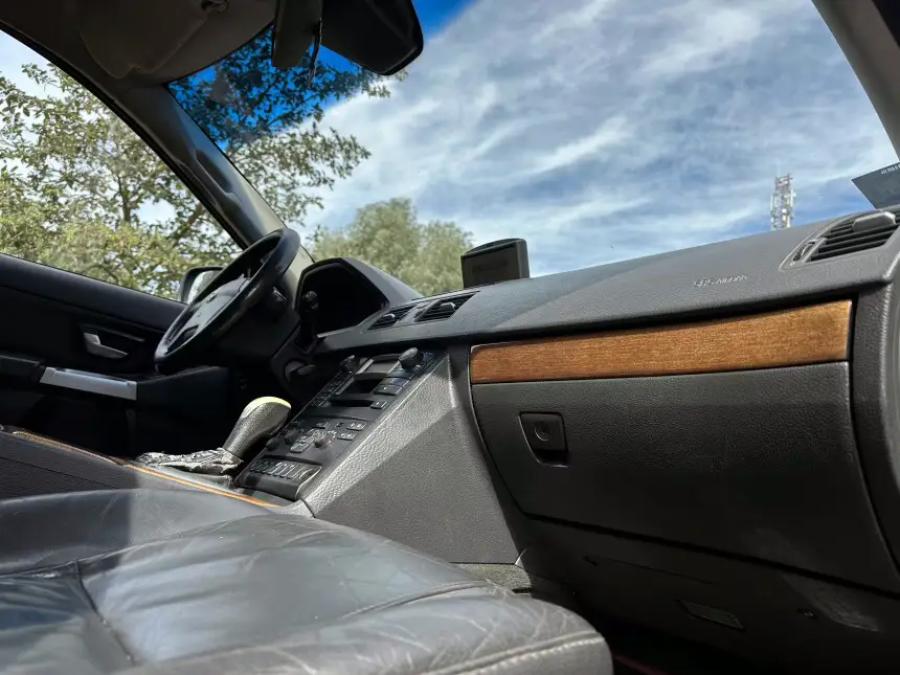 Volvo XC90 2003 in Riga, with an engine capacity of 2.40 L and mileage of 316 thousand km for 3990 €, photo 22 on AUTOMOTO.COM.LV