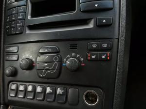 Volvo XC90 2003 in Riga, with an engine capacity of 2.40 L and mileage of 316 thousand km for 3990 €, photo 25 on AUTOMOTO.COM.LV