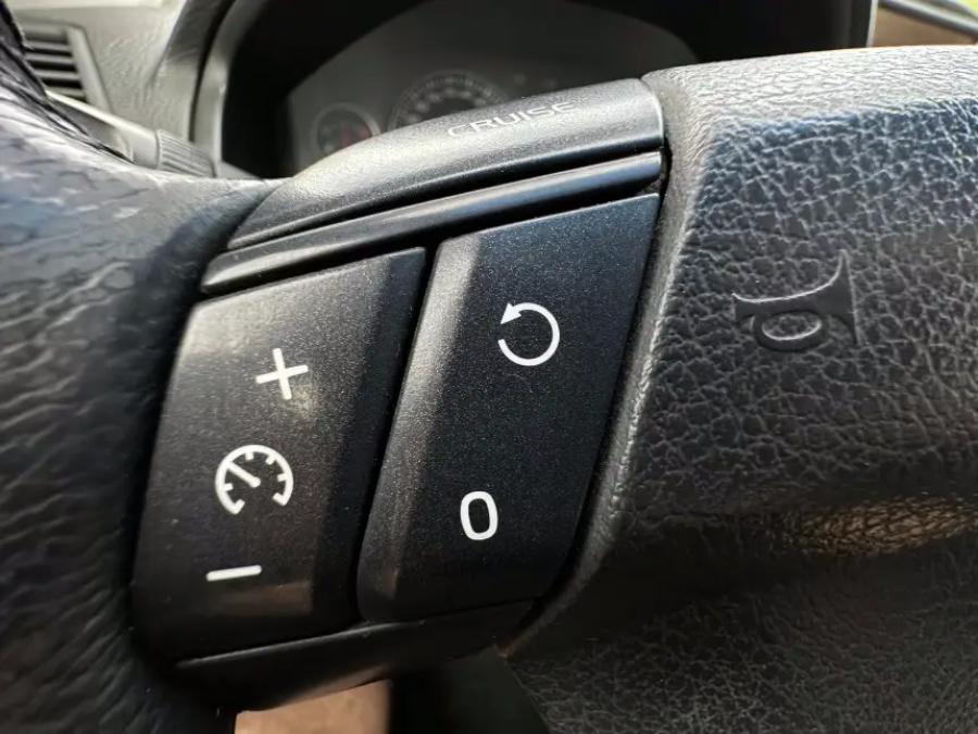Volvo XC90 2003 in Riga, with an engine capacity of 2.40 L and mileage of 316 thousand km for 3990 €, photo 31 on AUTOMOTO.COM.LV