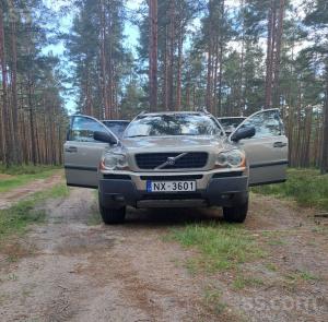 Volvo XC90 2003 Liepāja, ar dzinēja tilpumu 2.40 L un nobraukumu 300 tūkst. km par 2900 €, foto  vietnē AUTOMOTO.COM.LV
