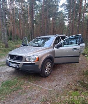 Volvo XC90 2003 in Liepaja, with an engine capacity of 2.40 L and mileage of 299 thousand km for 2750 €, photo 3 on AUTOMOTO.COM.LV