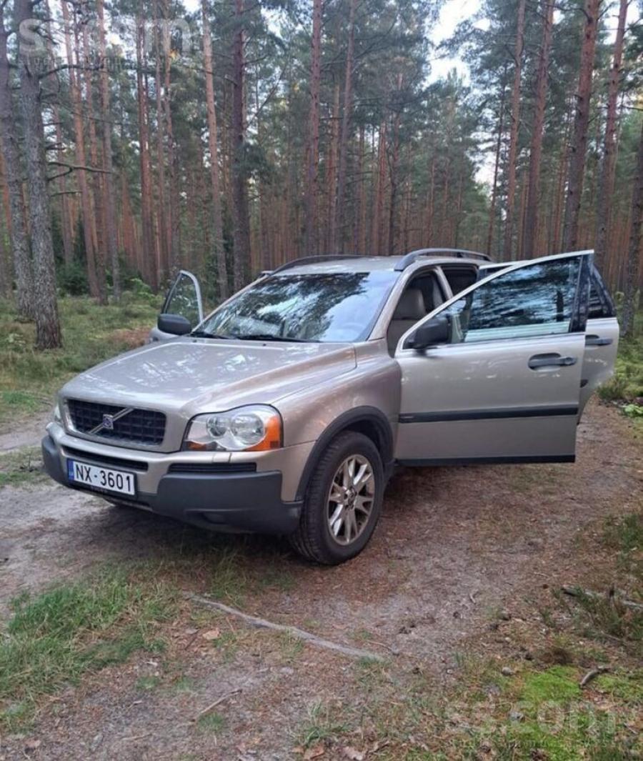 Volvo XC90 2003 in Liepaja, with an engine capacity of 2.40 L and mileage of 299 thousand km for 2750 €, photo 3 on AUTOMOTO.COM.LV