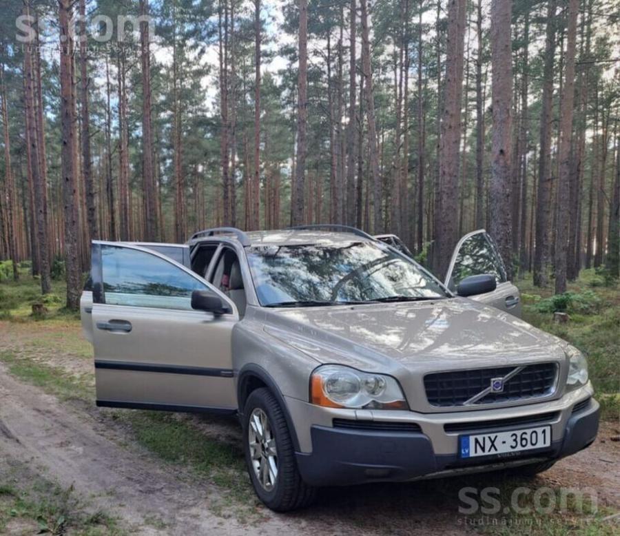 Volvo XC90 2003 in Liepaja, with an engine capacity of 2.40 L and mileage of 299 thousand km for 2750 €, photo 4 on AUTOMOTO.COM.LV