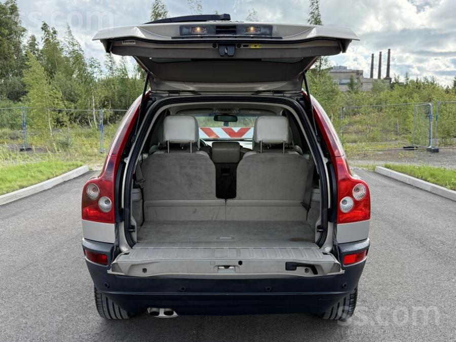 Volvo XC90 2003 Liepāja, ar dzinēja tilpumu 2.40 L un nobraukumu 300 tūkst. km par 3650 €, foto 10 vietnē AUTOMOTO.COM.LV