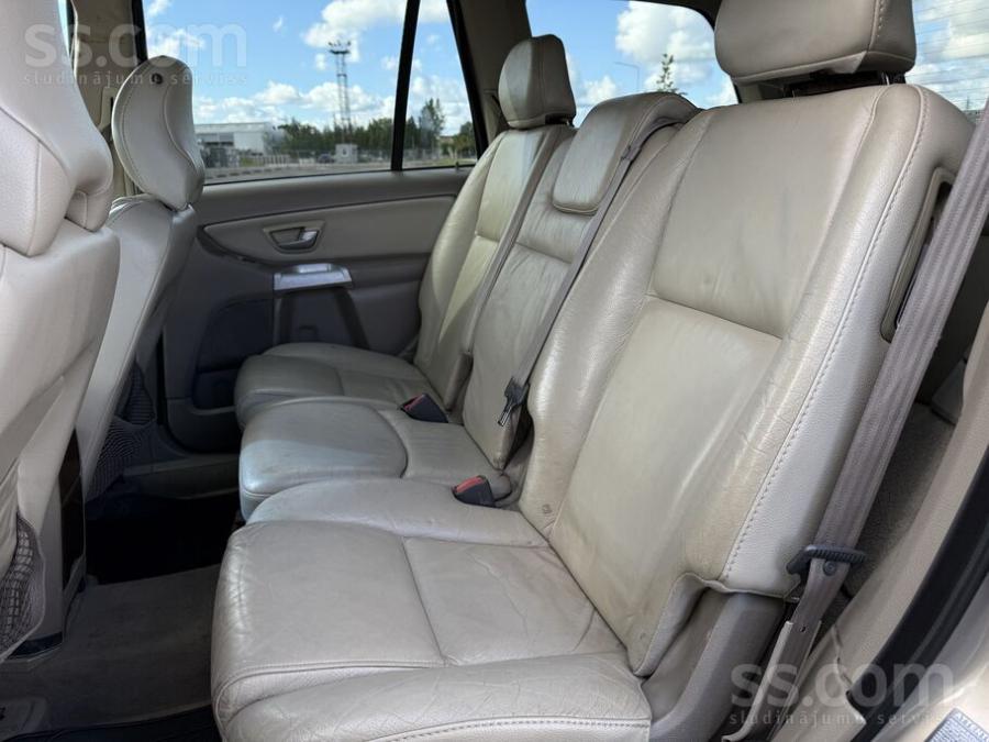 Volvo XC90 2003 Liepāja, ar dzinēja tilpumu 2.40 L un nobraukumu 300 tūkst. km par 3650 €, foto 13 vietnē AUTOMOTO.COM.LV