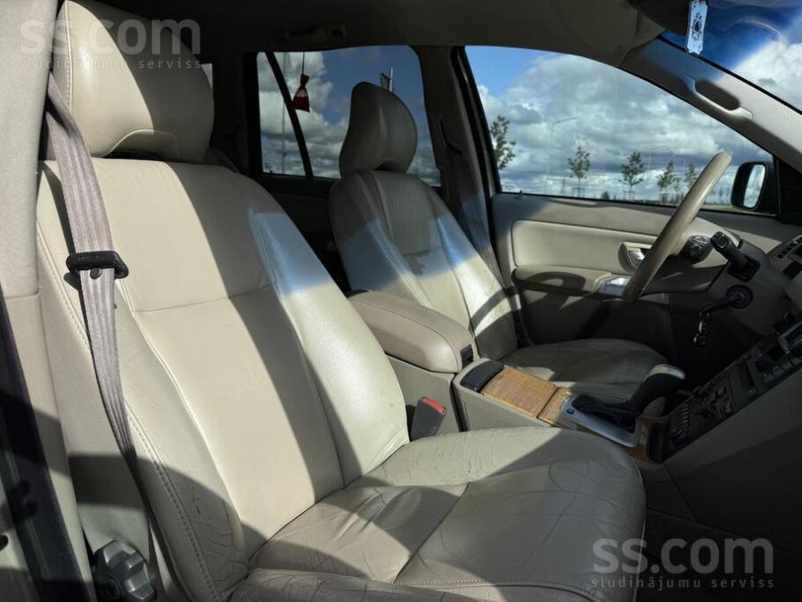 Volvo XC90 2003 Liepāja, ar dzinēja tilpumu 2.40 L un nobraukumu 300 tūkst. km par 3650 €, foto 17 vietnē AUTOMOTO.COM.LV
