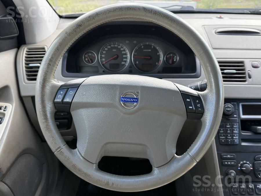 Volvo XC90 2003 Liepāja, ar dzinēja tilpumu 2.40 L un nobraukumu 300 tūkst. km par 3650 €, foto 19 vietnē AUTOMOTO.COM.LV