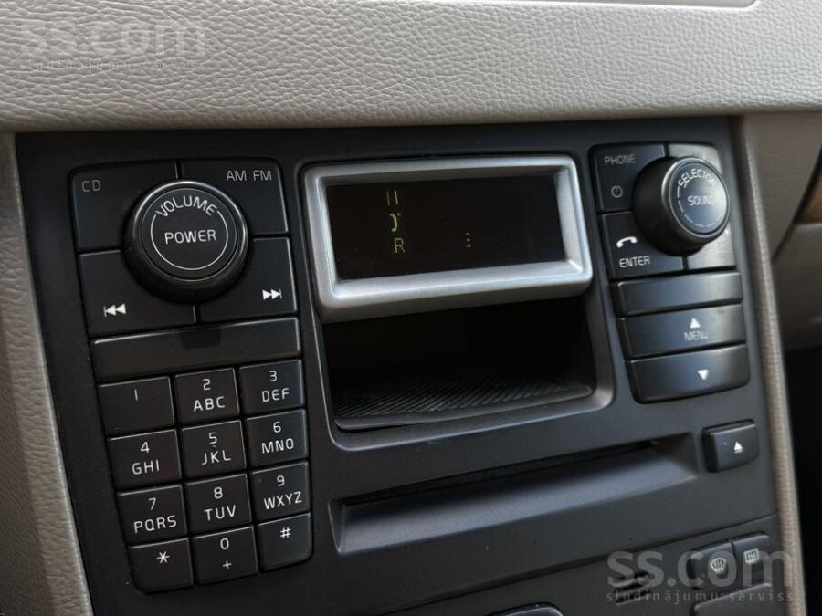 Volvo XC90 2003 Liepāja, ar dzinēja tilpumu 2.40 L un nobraukumu 300 tūkst. km par 3650 €, foto 24 vietnē AUTOMOTO.COM.LV