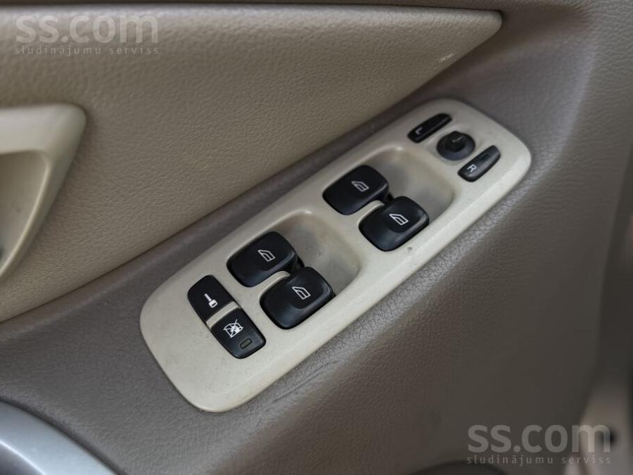 Volvo XC90 2003 Liepāja, ar dzinēja tilpumu 2.40 L un nobraukumu 300 tūkst. km par 3650 €, foto 28 vietnē AUTOMOTO.COM.LV