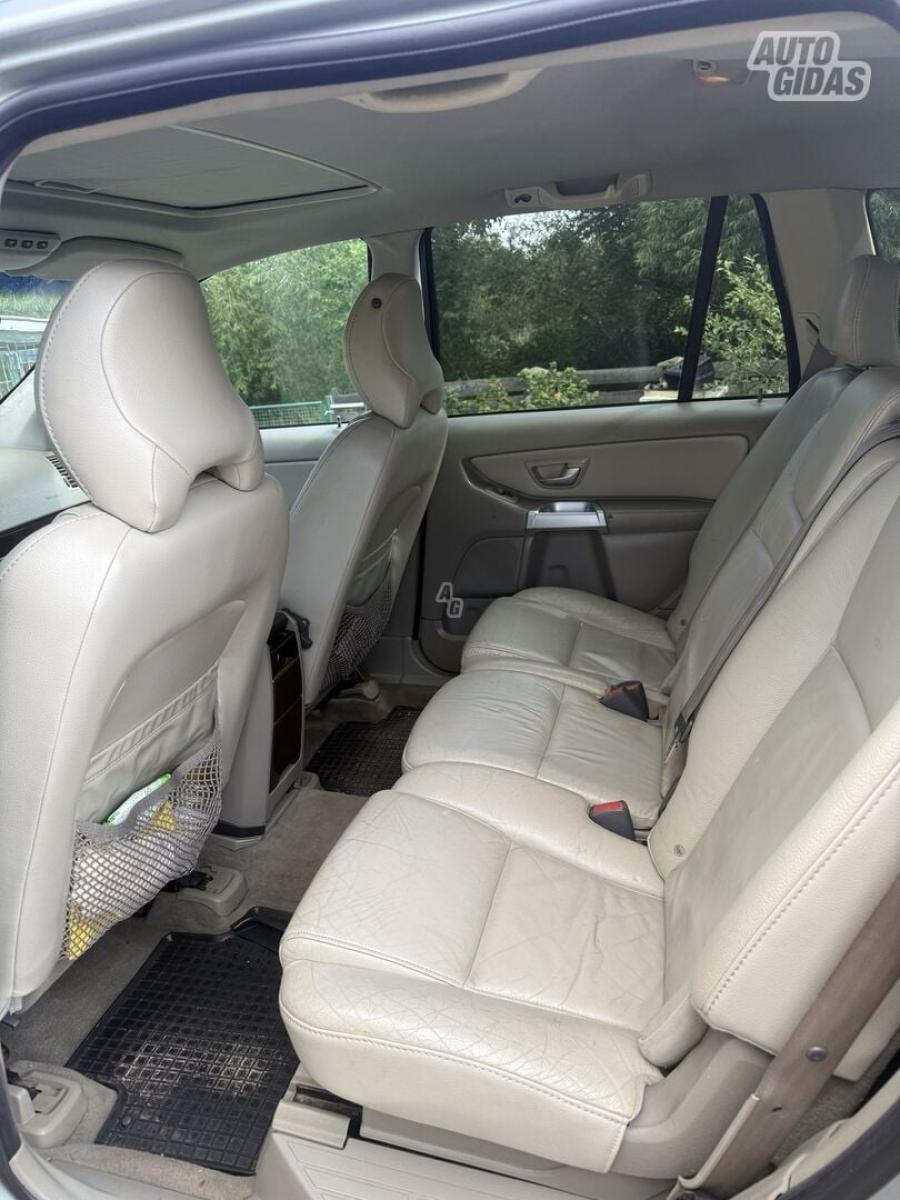 Volvo XC90 2003 in Akmene, with an engine capacity of 2.50 L and mileage of 264 thousand km for 3200 €, photo 6 on AUTOMOTO.COM.LV