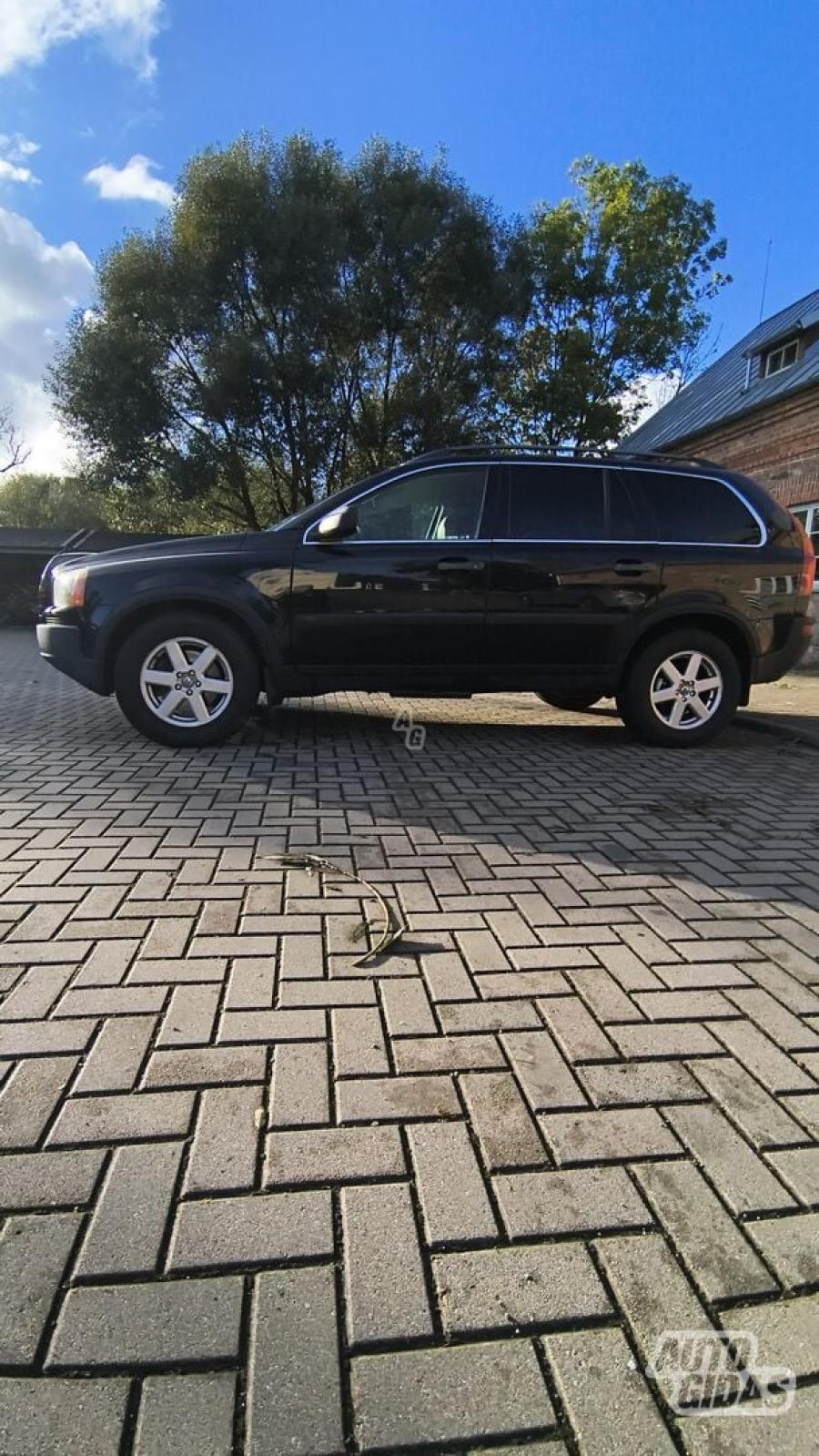 Volvo XC90 2003 in Kretinga, with an engine capacity of 2.50 L and mileage of 305 thousand km for 3300 €, photo 12 on AUTOMOTO.COM.LV