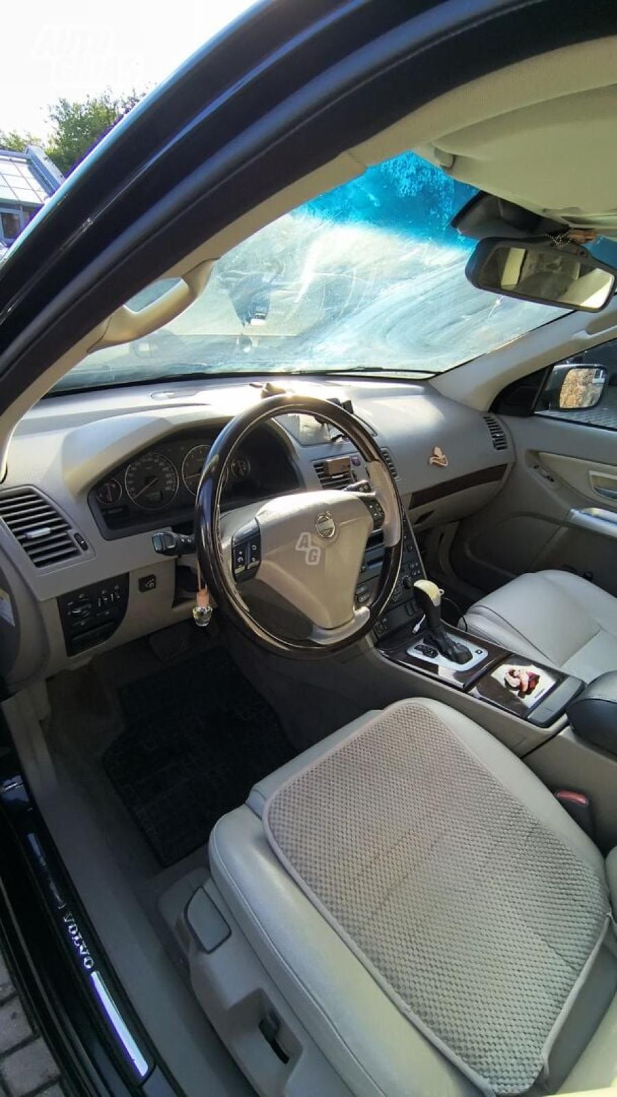 Volvo XC90 2003 in Kretinga, with an engine capacity of 2.50 L and mileage of 305 thousand km for 3300 €, photo 13 on AUTOMOTO.COM.LV