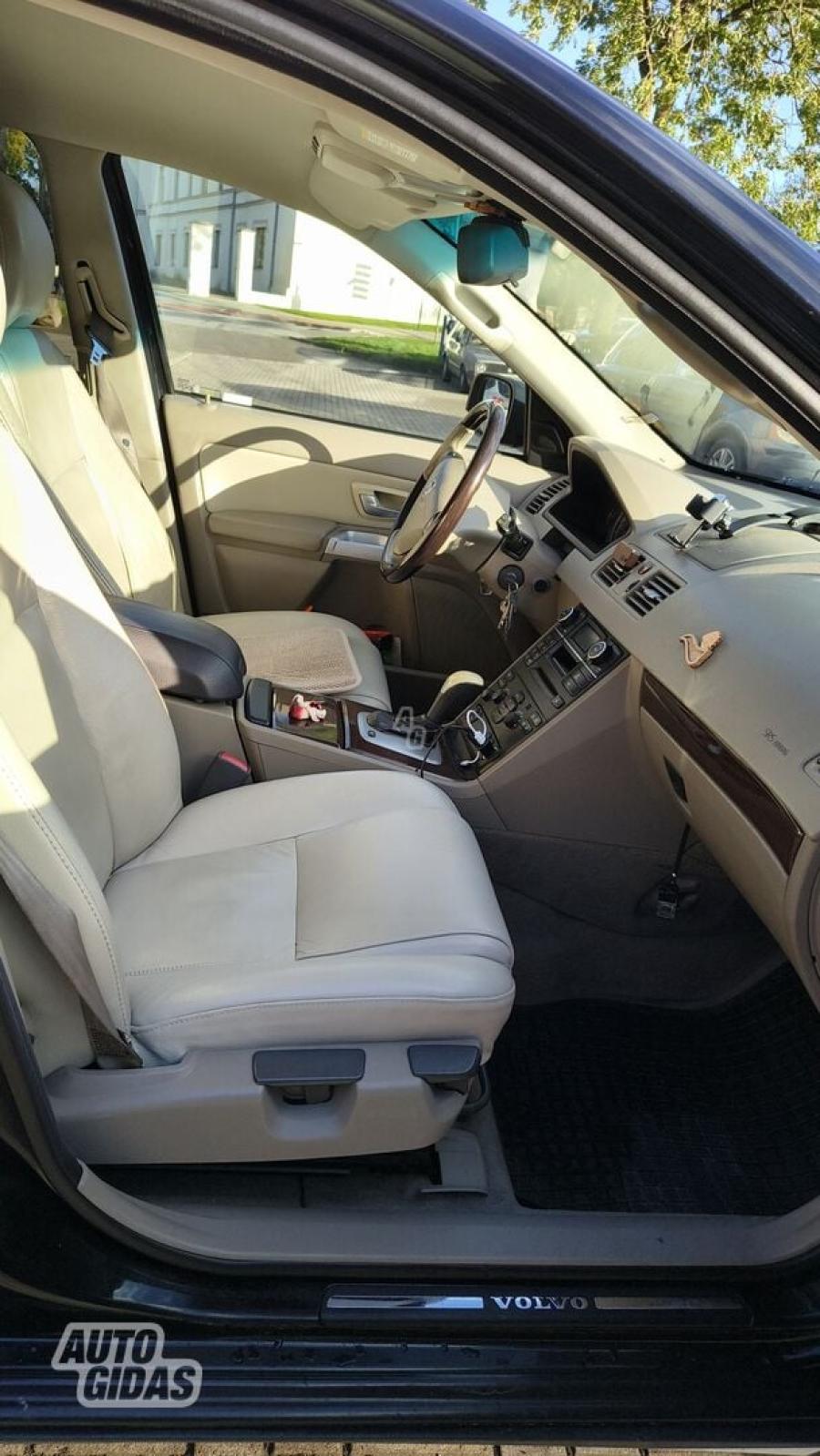 Volvo XC90 2003 in Kretinga, with an engine capacity of 2.50 L and mileage of 305 thousand km for 3300 €, photo 20 on AUTOMOTO.COM.LV