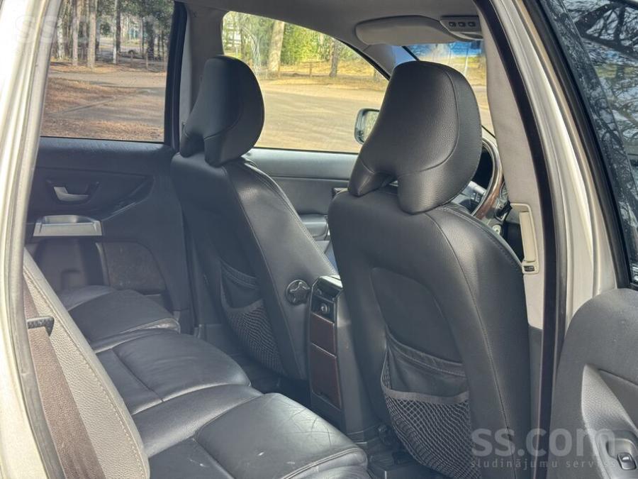 Volvo XC90 2004 Rīga, ar dzinēja tilpumu 2.40 L un nobraukumu 0 tūkst. km par 2200 €, foto 9 vietnē AUTOMOTO.COM.LV