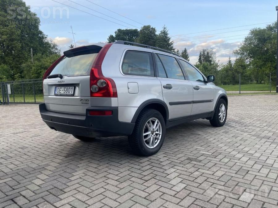 Volvo XC90 2004 in Ogre, with an engine capacity of 2.40 L and mileage of 295 thousand km for 5570 €, photo 4 on AUTOMOTO.COM.LV