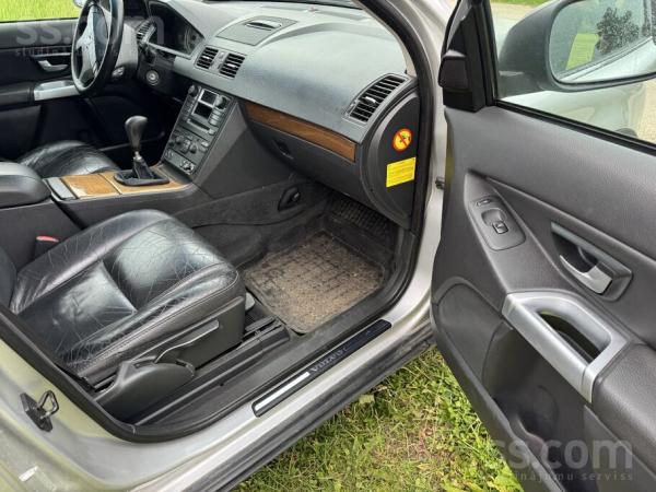 Volvo XC90 2004 Tukums, ar dzinēja tilpumu 2.40 L un nobraukumu 327 tūkst. km par 4290 €, foto 10 vietnē AUTOMOTO.COM.LV