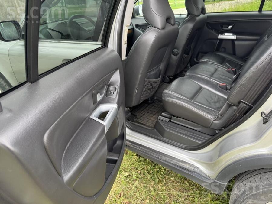 Volvo XC90 2004 Tukums, ar dzinēja tilpumu 2.40 L un nobraukumu 327 tūkst. km par 4290 €, foto 11 vietnē AUTOMOTO.COM.LV