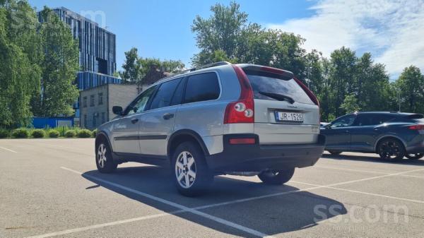 Volvo XC90 2004 in Riga, with an engine capacity of 2.40 L and mileage of 364 thousand km for 3950 €, photo 6 on AUTOMOTO.COM.LV
