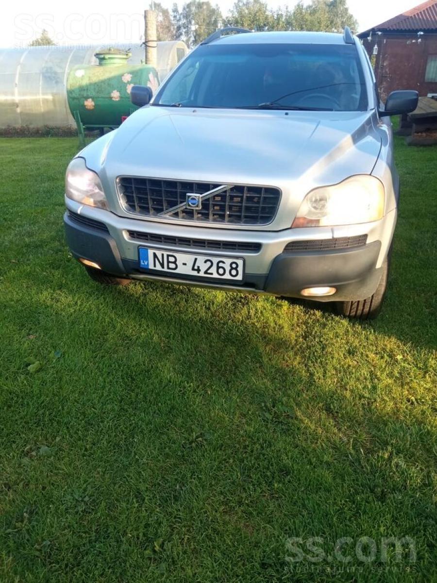 Volvo XC90 2004 in Rezekne, with an engine capacity of 2.40 L and mileage of 319 thousand km for 3600 €, photo 1 on AUTOMOTO.COM.LV