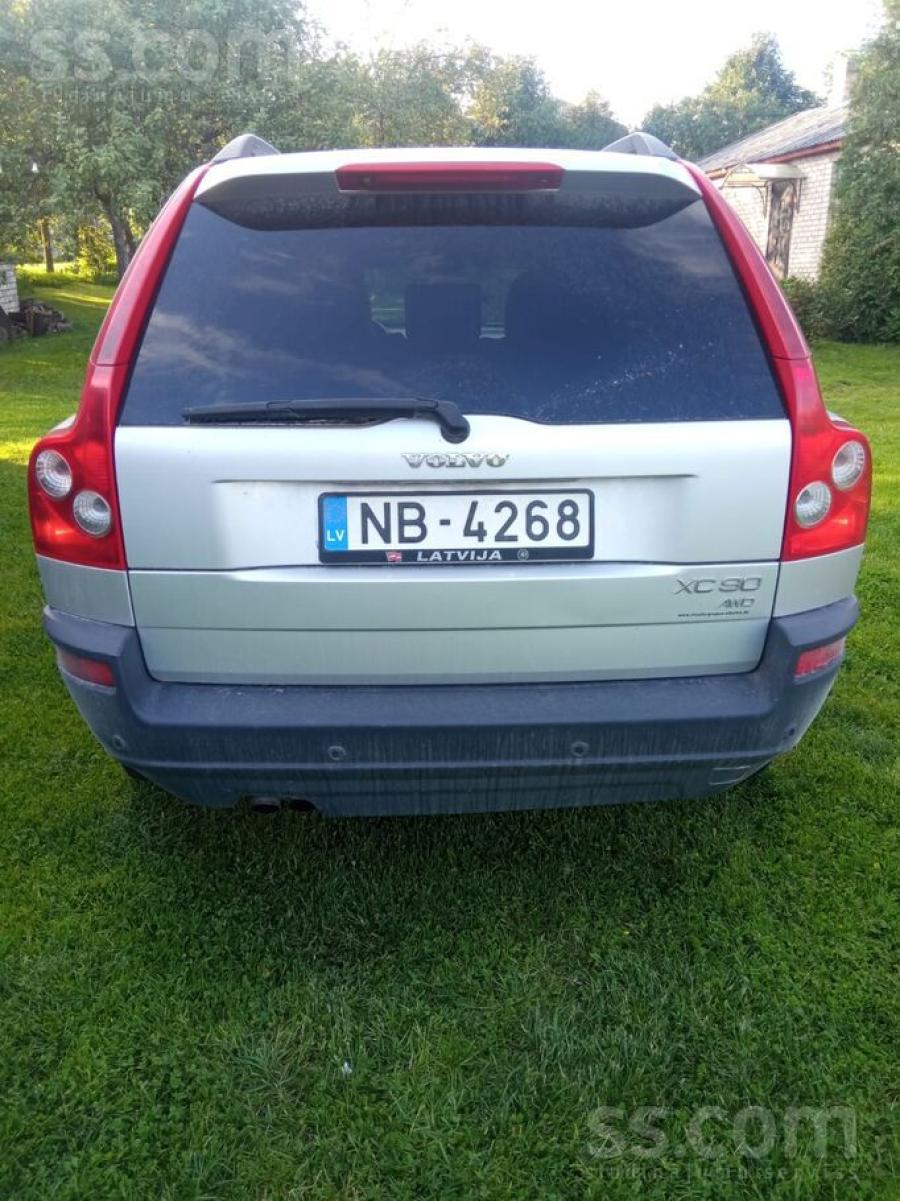 Volvo XC90 2004 in Rezekne, with an engine capacity of 2.40 L and mileage of 319 thousand km for 3600 €, photo 2 on AUTOMOTO.COM.LV