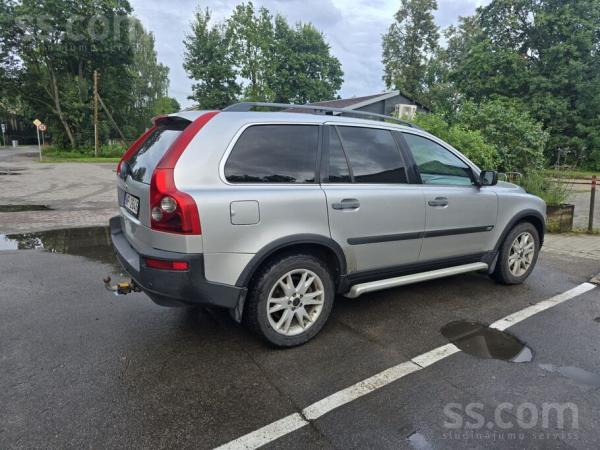 Volvo XC90 2004 in Riga, with an engine capacity of 2.40 L and mileage of 312 thousand km for 2800 €, photo 3 on AUTOMOTO.COM.LV