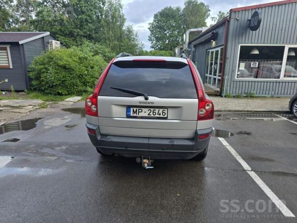 Volvo XC90 2004 in Riga, with an engine capacity of 2.40 L and mileage of 312 thousand km for 2800 €, photo 4 on AUTOMOTO.COM.LV