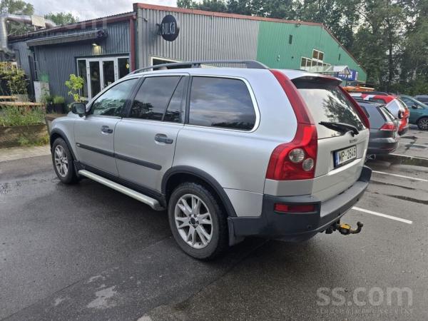 Volvo XC90 2004 in Riga, with an engine capacity of 2.40 L and mileage of 312 thousand km for 2800 €, photo 6 on AUTOMOTO.COM.LV