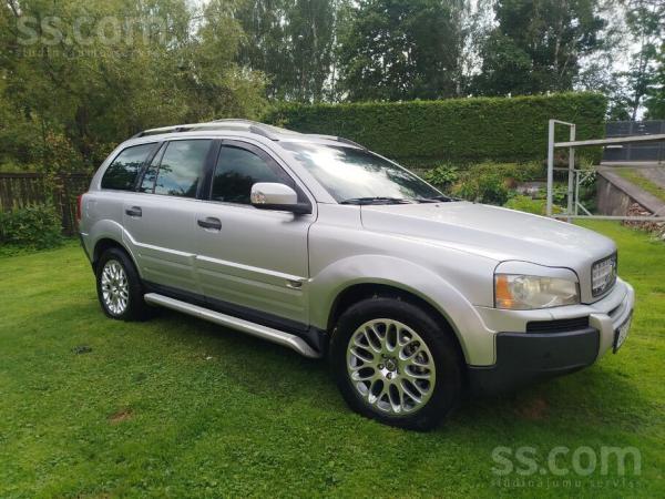 Volvo XC90 2004 in Riga, with an engine capacity of 2.40 L and mileage of 340 thousand km for 4200 €, photo 2 on AUTOMOTO.COM.LV