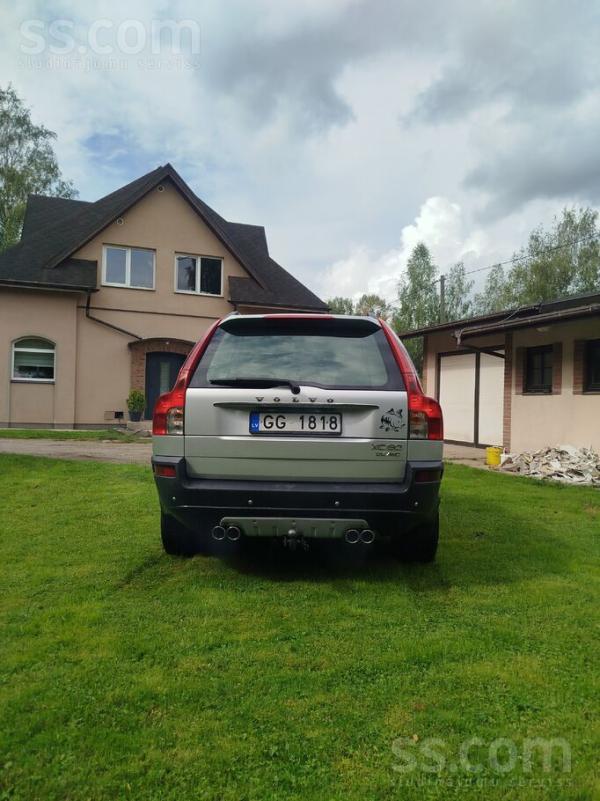 Volvo XC90 2004 in Riga, with an engine capacity of 2.40 L and mileage of 340 thousand km for 4200 €, photo 3 on AUTOMOTO.COM.LV
