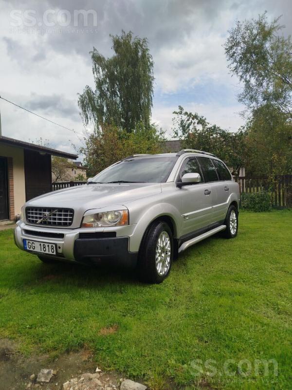 Volvo XC90 2004 in Riga, with an engine capacity of 2.40 L and mileage of 340 thousand km for 4200 €, photo 8 on AUTOMOTO.COM.LV
