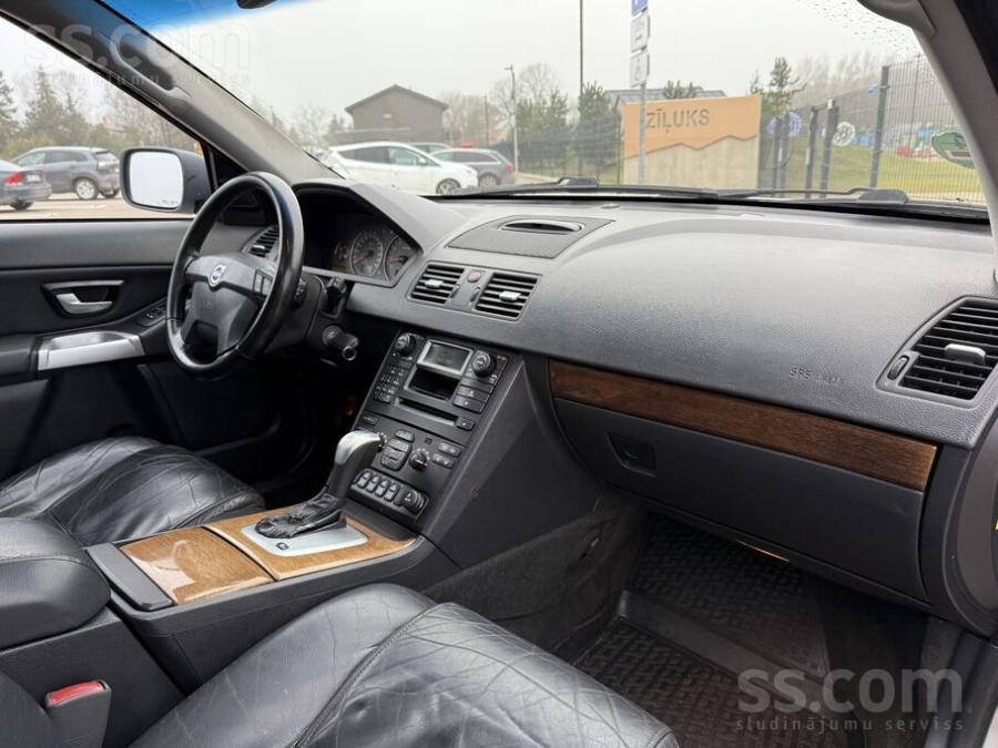 Volvo XC90 2004 Rīga, ar dzinēja tilpumu 2.50 L un nobraukumu 324 tūkst. km par 2950 €, foto 10 vietnē AUTOMOTO.COM.LV