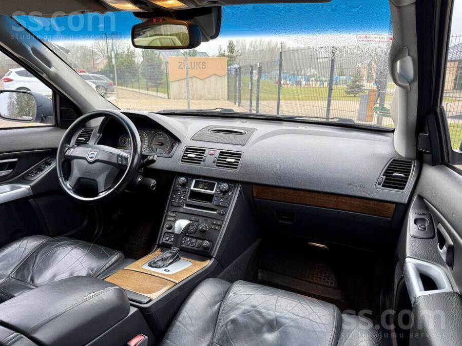 Volvo XC90 2004 Rīga, ar dzinēja tilpumu 2.50 L un nobraukumu 324 tūkst. km par 2950 €, foto 12 vietnē AUTOMOTO.COM.LV