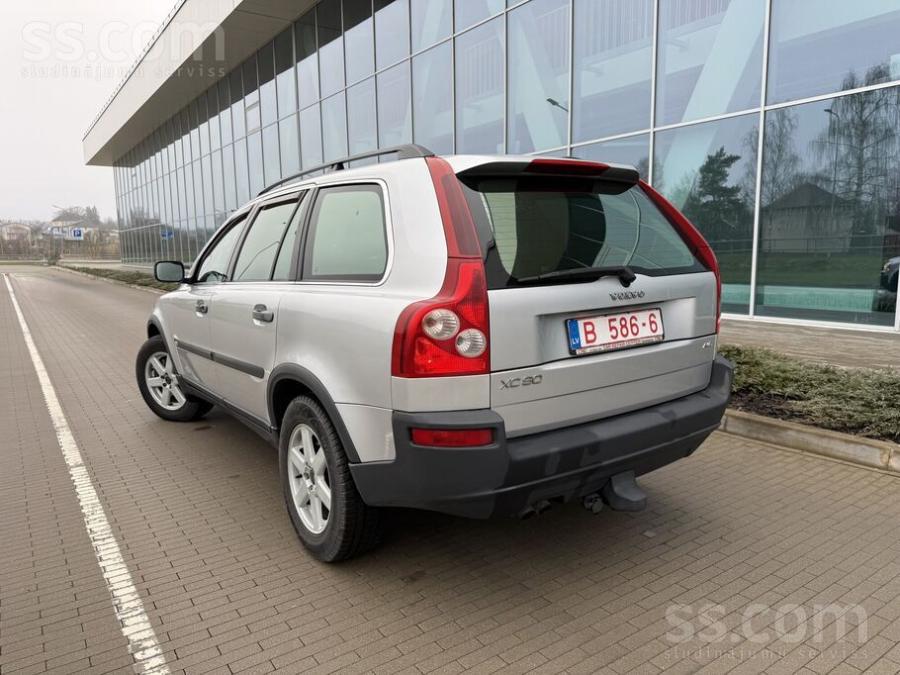 Volvo XC90 2004 Rēzekne, ar dzinēja tilpumu 2.40 L un nobraukumu 379 tūkst. km par 4490 €, foto 4 vietnē AUTOMOTO.COM.LV