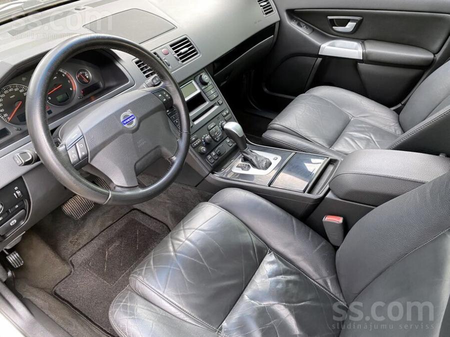 Volvo XC90 2004 Rīga, ar dzinēja tilpumu 2.50 L un nobraukumu 267 tūkst. km par 5500 €, foto 10 vietnē AUTOMOTO.COM.LV