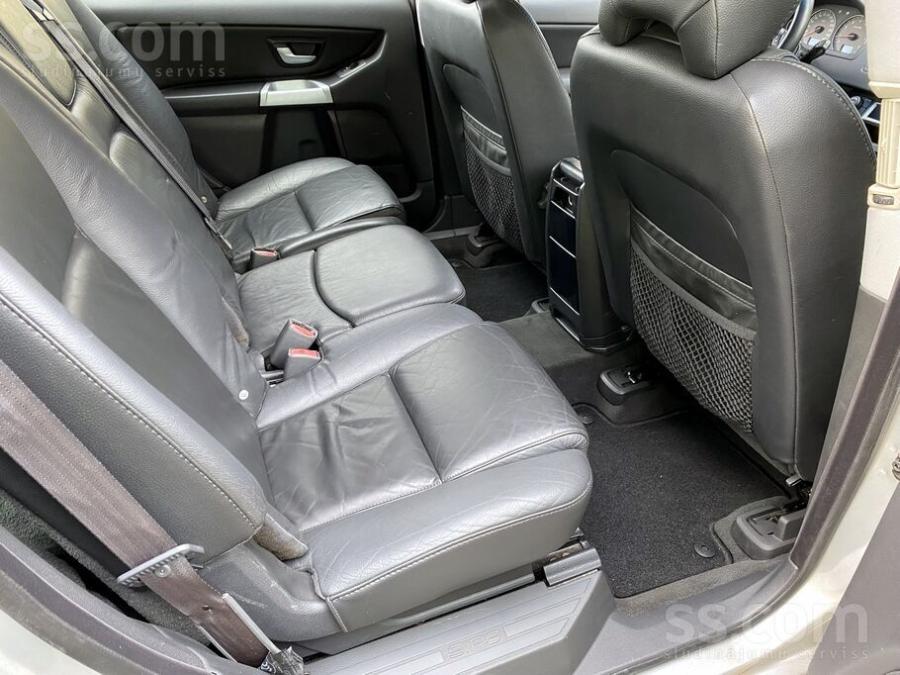 Volvo XC90 2004 Rīga, ar dzinēja tilpumu 2.50 L un nobraukumu 267 tūkst. km par 5500 €, foto 13 vietnē AUTOMOTO.COM.LV