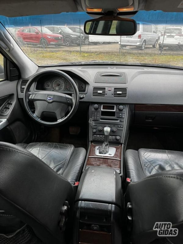 Volvo XC90 2004 Kauņa, ar dzinēja tilpumu 2.40 L un nobraukumu 254 tūkst. km par 4900 €, foto 10 vietnē AUTOMOTO.COM.LV