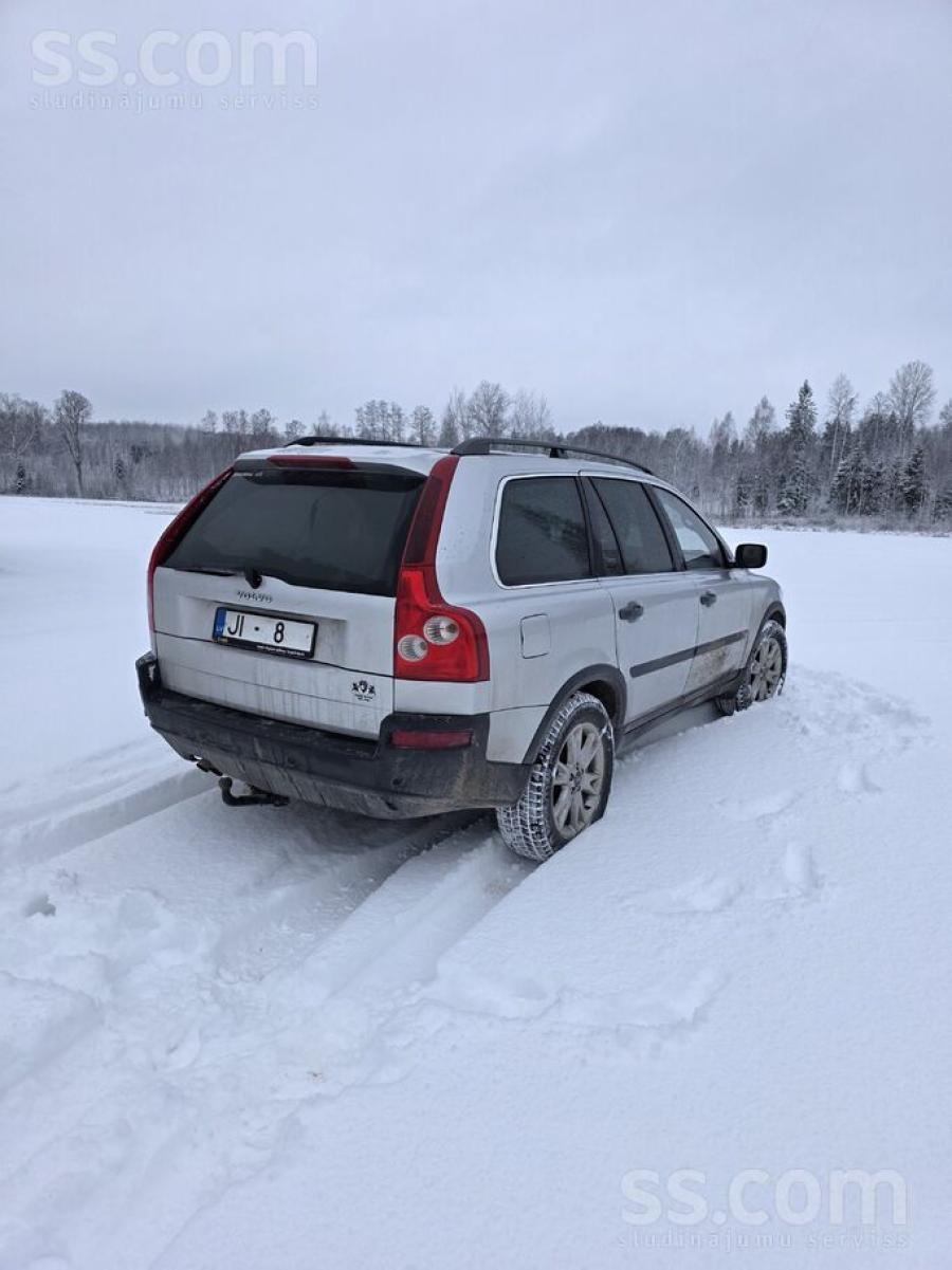 Volvo XC90 2004 in Aizkraukle, with an engine capacity of 2.40 L and mileage of 360 thousand km for 4600 €, photo 2 on AUTOMOTO.COM.LV