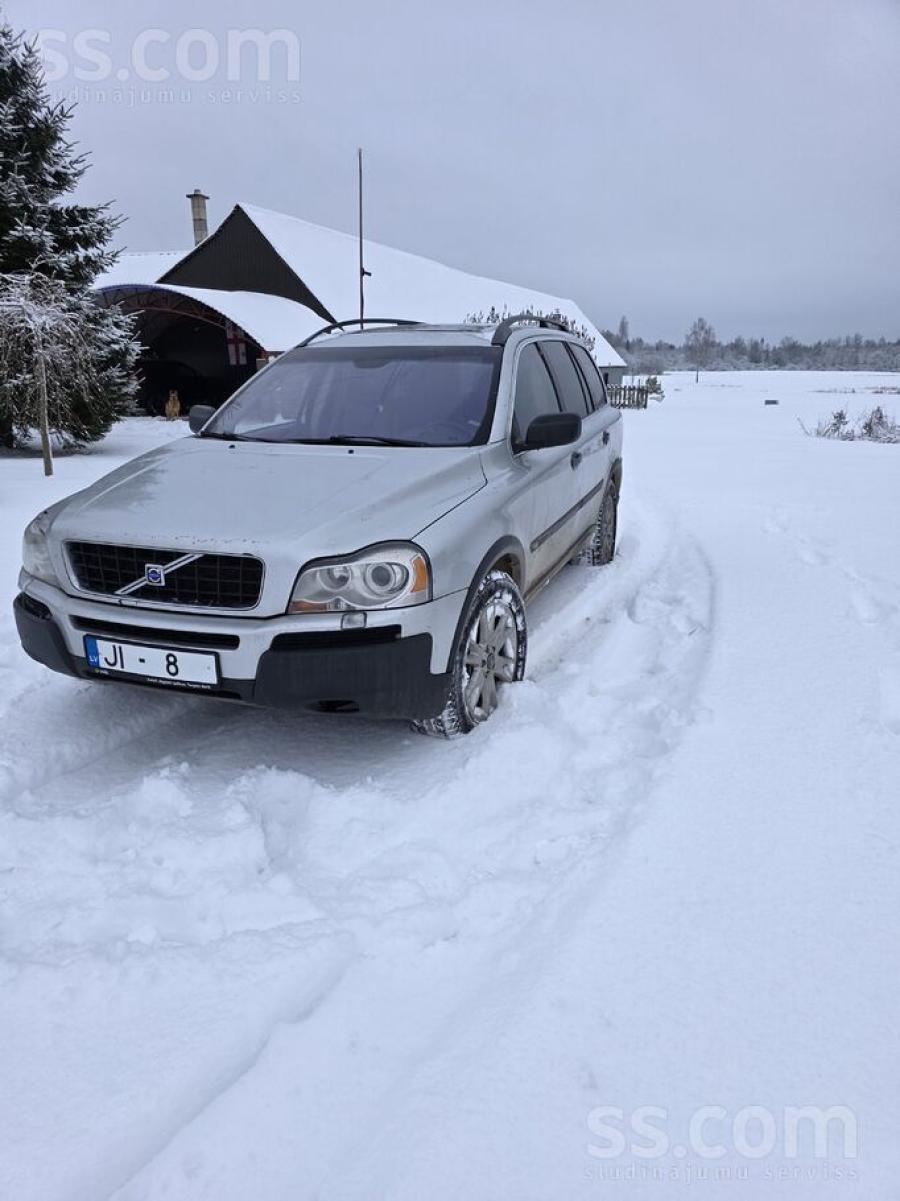 Volvo XC90 2004 in Aizkraukle, with an engine capacity of 2.40 L and mileage of 360 thousand km for 4600 €, photo 3 on AUTOMOTO.COM.LV