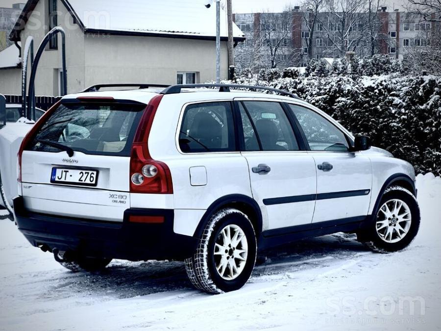 Volvo XC90 2004 in Jurmala, with an engine capacity of 2.40 L and mileage of 0 thousand km for 2990 €, photo 9 on AUTOMOTO.COM.LV