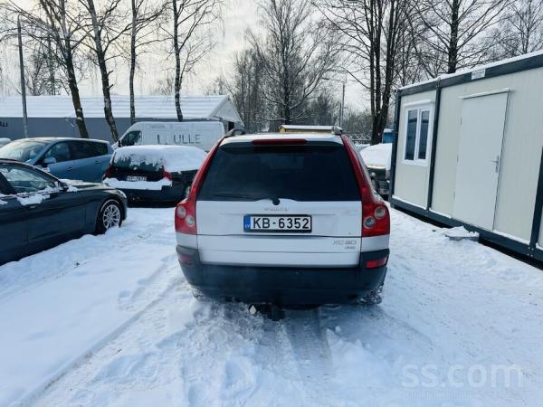 Volvo XC90 2004 in Riga, with an engine capacity of 2.50 L and mileage of 361 thousand km for 2200 €, photo 5 on AUTOMOTO.COM.LV