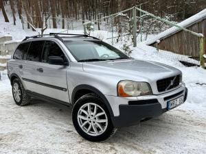 Volvo XC90 2004 Viļņa, ar dzinēja tilpumu 2.40 L un nobraukumu 300 tūkst. km par 4290 €, foto  vietnē AUTOMOTO.COM.LV