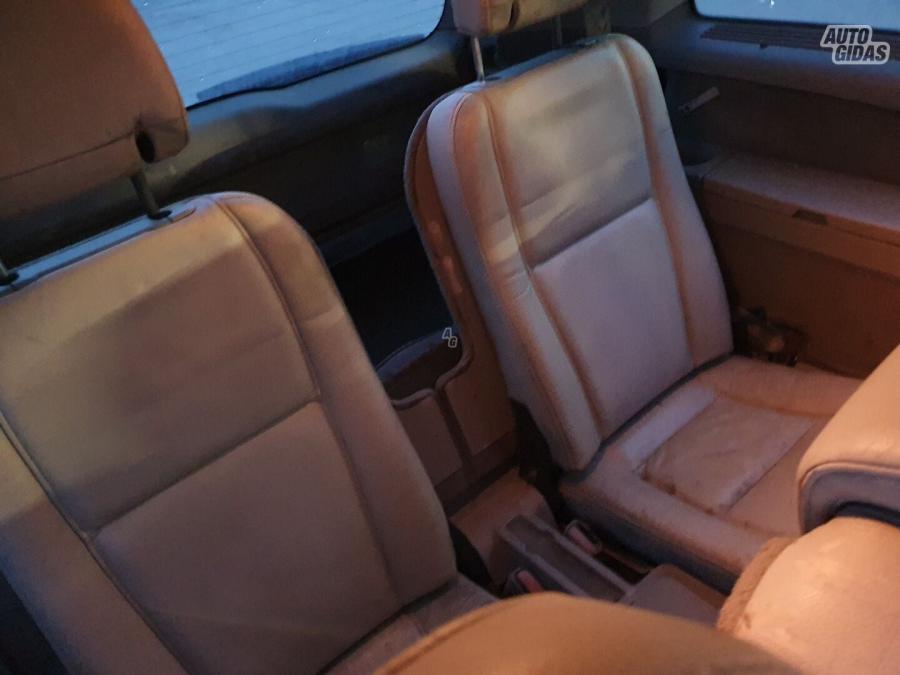 Volvo XC90 2004 in Kaunas, with an engine capacity of 2.40 L and mileage of 5 thousand km for 1850 €, photo 8 on AUTOMOTO.COM.LV