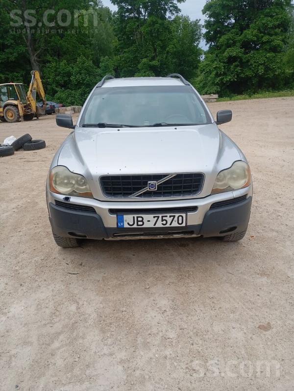 Volvo XC90 2004 Madona, ar dzinēja tilpumu 2.40 L un nobraukumu 479 tūkst. km par 1600 €, foto 1 vietnē AUTOMOTO.COM.LV
