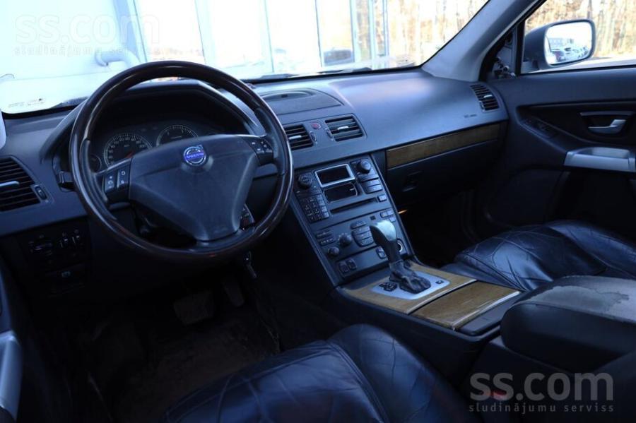 Volvo XC90 2004 Rīga, ar dzinēja tilpumu 2.40 L un nobraukumu 0 tūkst. km par 2495 €, foto 7 vietnē AUTOMOTO.COM.LV