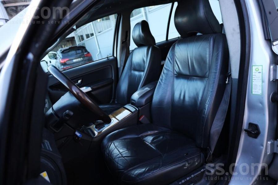 Volvo XC90 2004 Rīga, ar dzinēja tilpumu 2.40 L un nobraukumu 0 tūkst. km par 2495 €, foto 8 vietnē AUTOMOTO.COM.LV