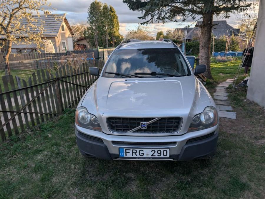 Volvo XC90 2004 in Kaunas, with an engine capacity of 2.40 L and mileage of 346 thousand km for 3300 €, photo 5 on AUTOMOTO.COM.LV