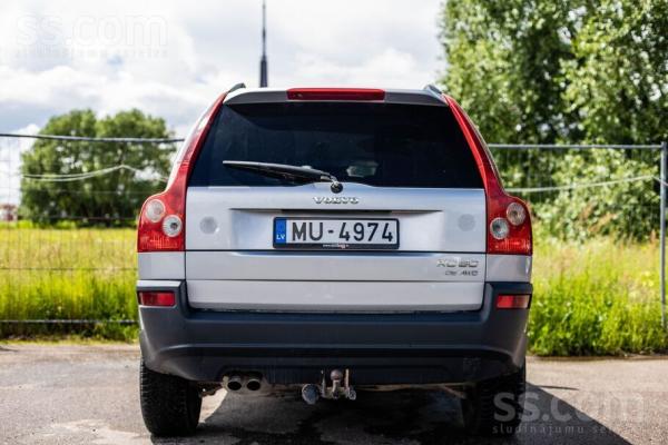Volvo XC90 2004 in Riga, with an engine capacity of 2.40 L and mileage of 339 thousand km for 4690 €, photo 8 on AUTOMOTO.COM.LV