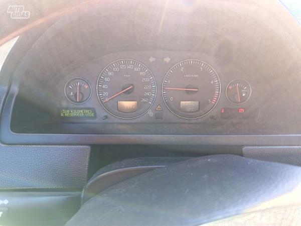 Volvo XC90 2004 Utena, ar dzinēja tilpumu 2.40 L un nobraukumu 323 tūkst. km par 2750 €, foto 10 vietnē AUTOMOTO.COM.LV