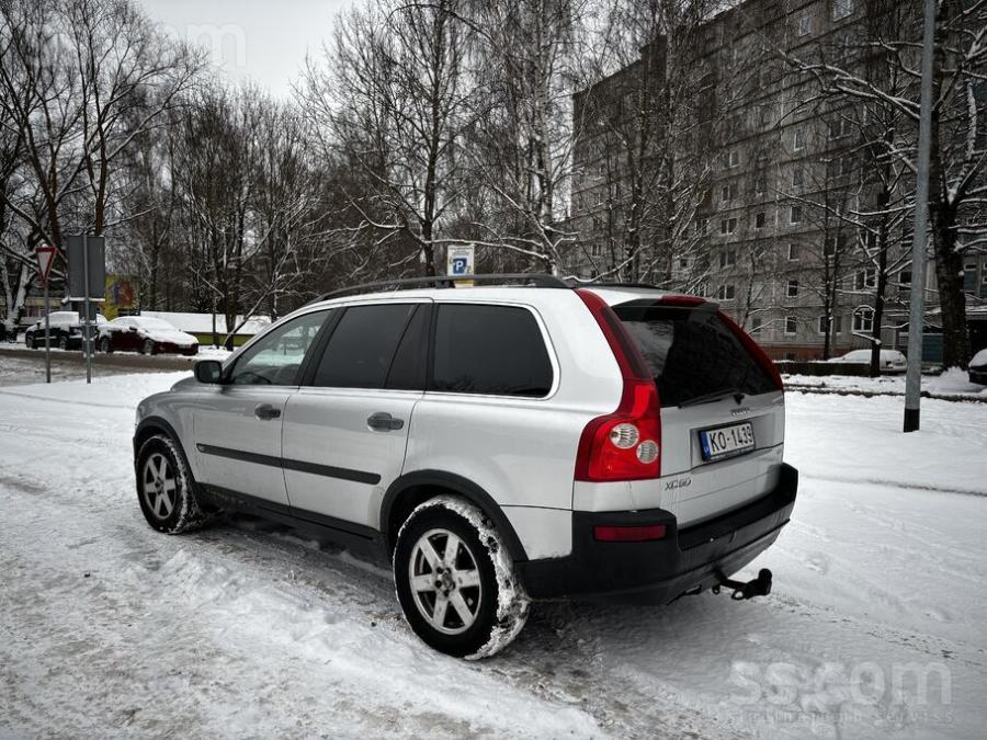 Volvo XC90 2004 Rīga, ar dzinēja tilpumu 2.40 L un nobraukumu 413 tūkst. km par 2500 €, foto 4 vietnē AUTOMOTO.COM.LV