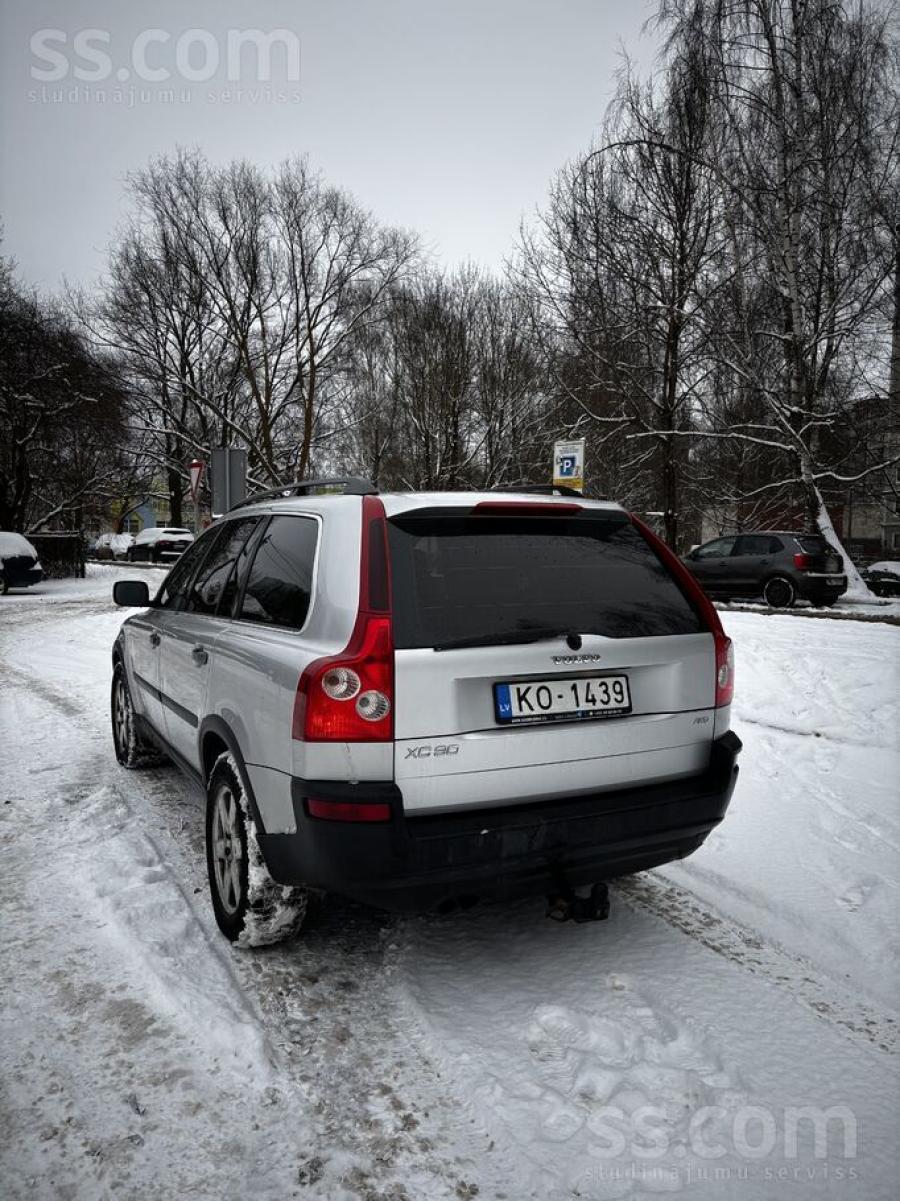 Volvo XC90 2004 Rīga, ar dzinēja tilpumu 2.40 L un nobraukumu 413 tūkst. km par 2500 €, foto 5 vietnē AUTOMOTO.COM.LV